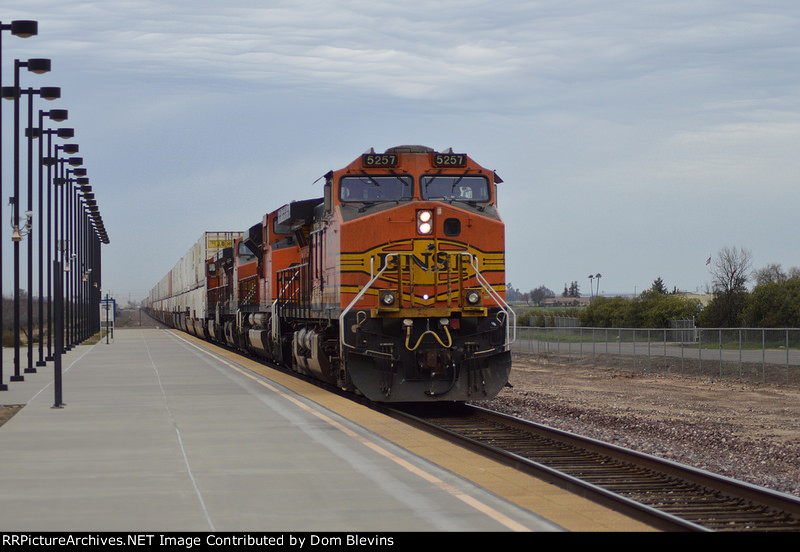 BNSF 5257